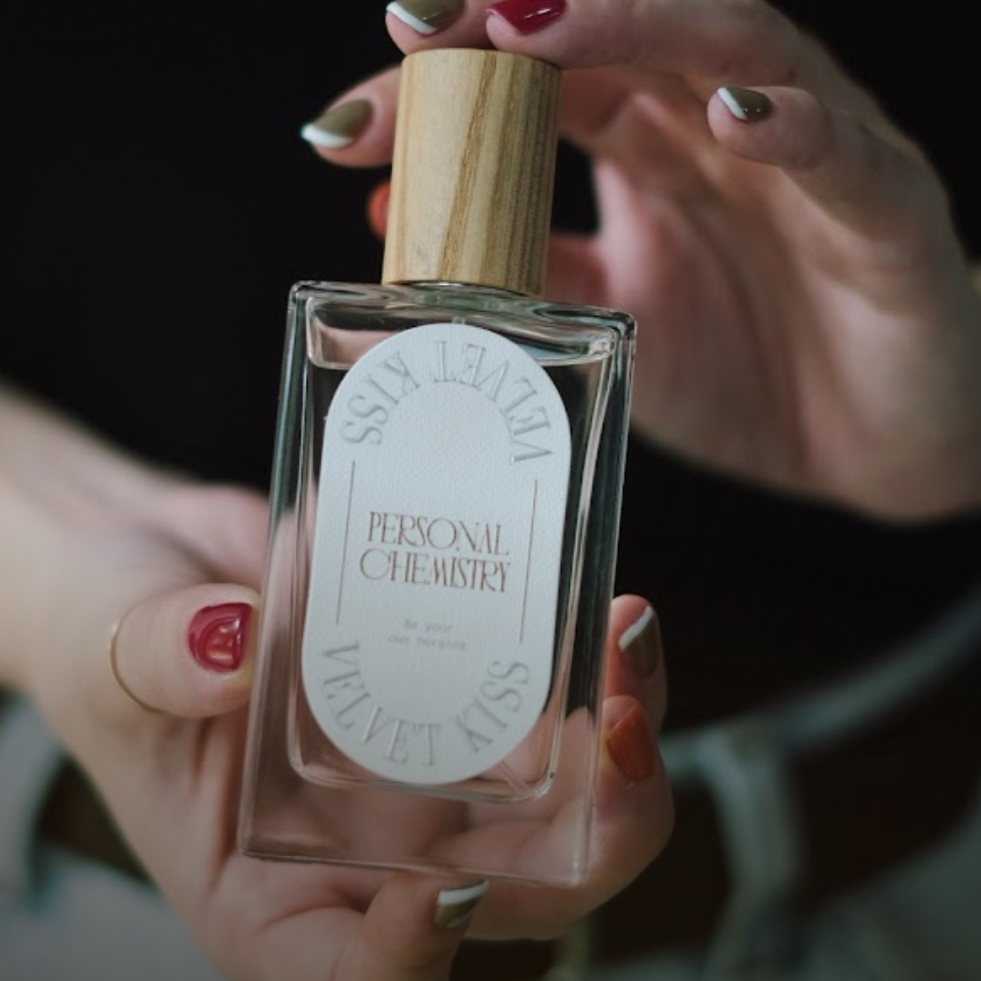 VELVET KISS – Personal Chemistry